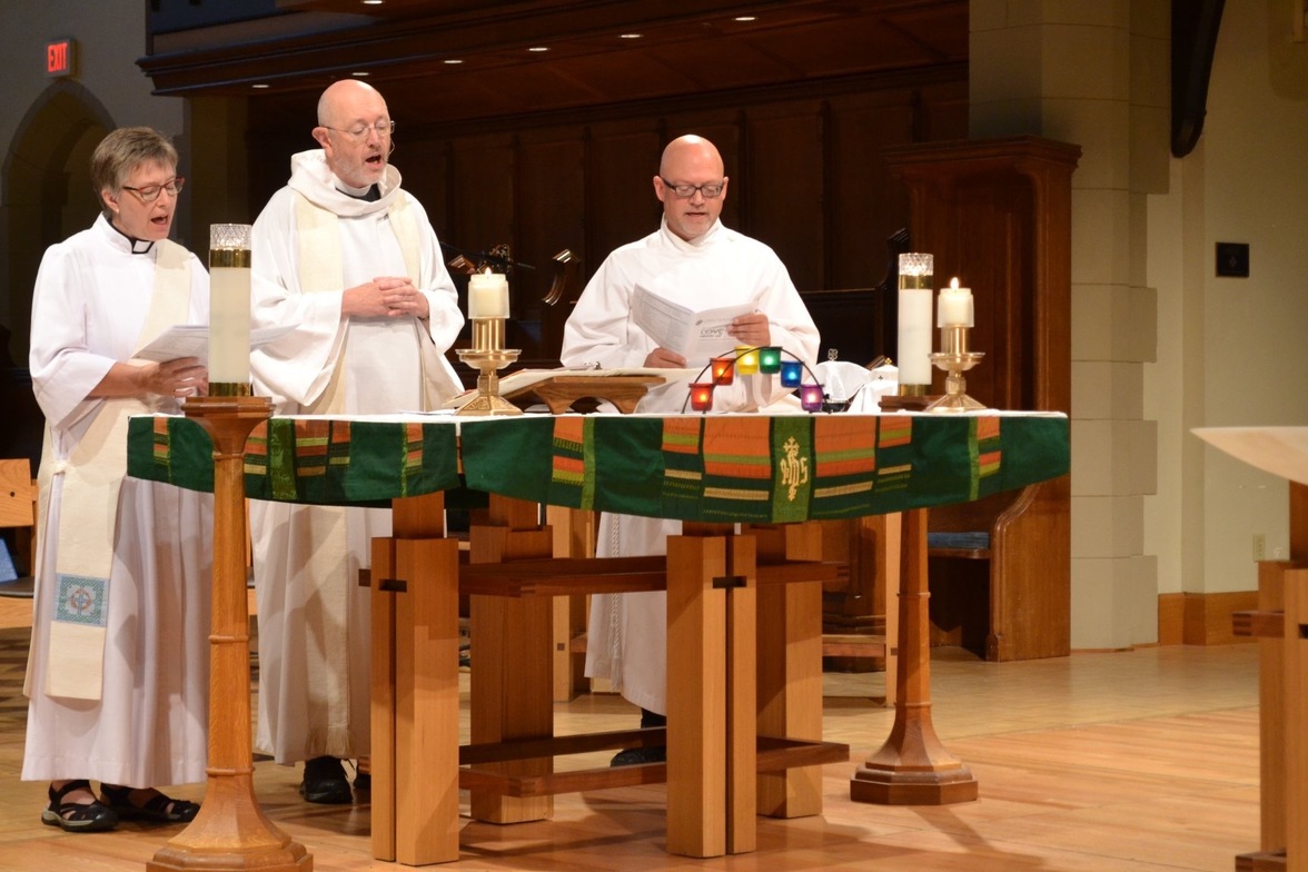 Anglicans on parade: sunshine, signs and smiles | Anglican Diocese of ...